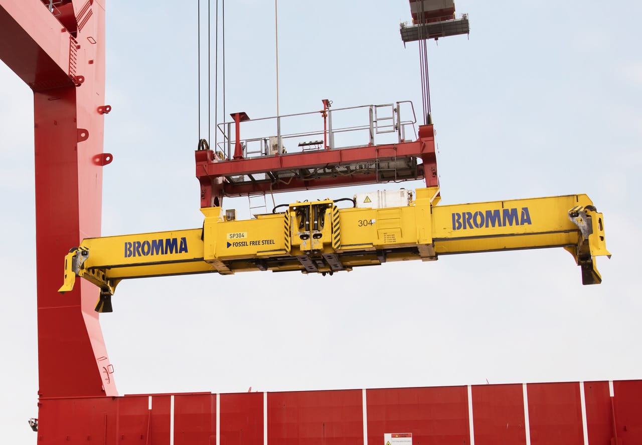 Bromma to deliver the world’s first crane spreader built using Fossil ...